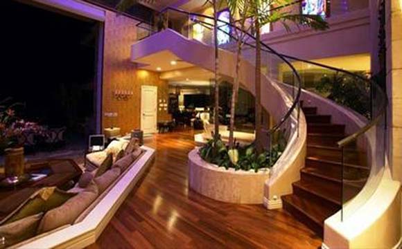 Ronaldinho mantém casa de 36 milhões de reais na Espanha. Veja fotos ...
